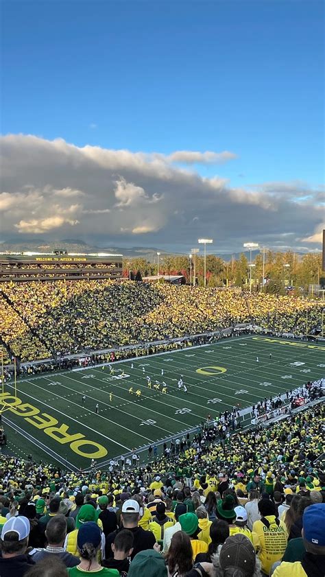 Lydia Penn My Colorful Life In Vegas The Perfect College Football