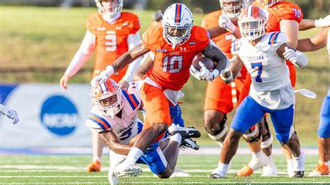 Fb Huskies Set New Single Game Scoring Record In 70 7 Win Over Lcu