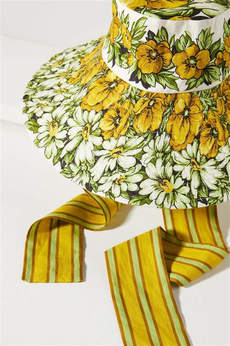 AlÉmais Gisela 리넨 플로피 모자 앤트로폴로지 한국 공식 스토어 유니크한 여성 패션 및 라이프스타일 편집샵 200개이상의 프리미엄 브랜드 여성 의류