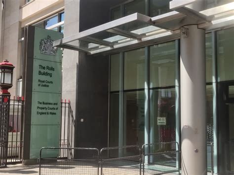 English Commercial Courts Approach To Arbitral Award Challenges In