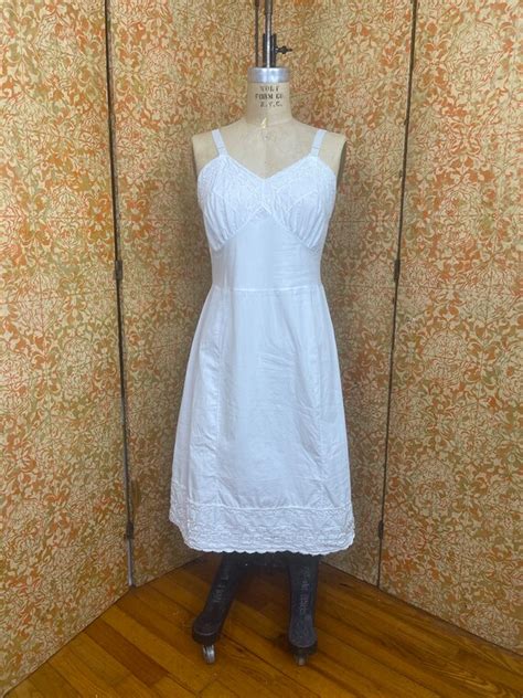 White 60s Vintage Slip Gem