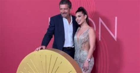 Adriana Hasbún Presume En Sus Redes Sociales Junto A Antonio Banderas Ella