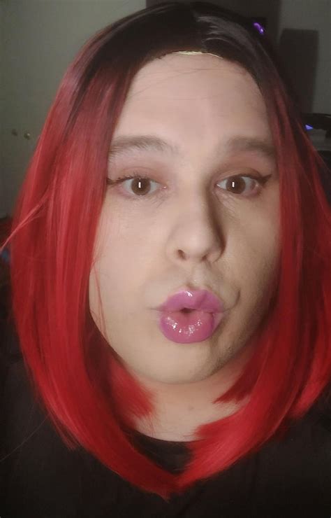 New place, first dress up with min make up : r/crossdressing