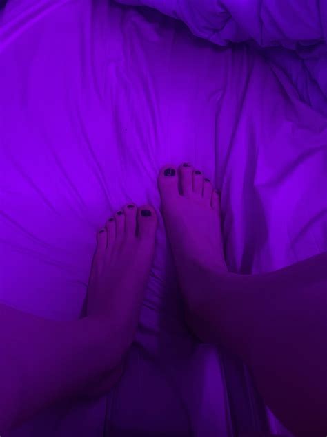 Are There Any Other Goonettes That Love Feet R Goonettehub