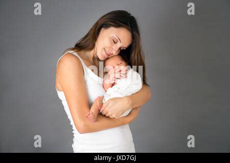 Nackt Bild Von Mutter Und Sohn Spielen Stockfoto Bild Alamy