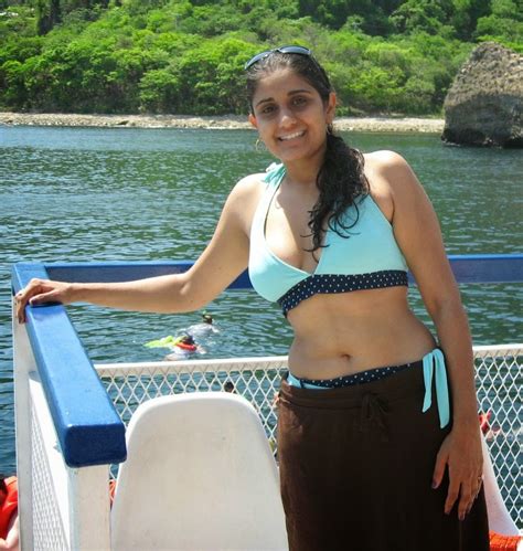 Beautiful Desi Sexy Girls Hot Videos Cute Pretty Photos Hot Beautiful Mumbai Girls On Beach Hd