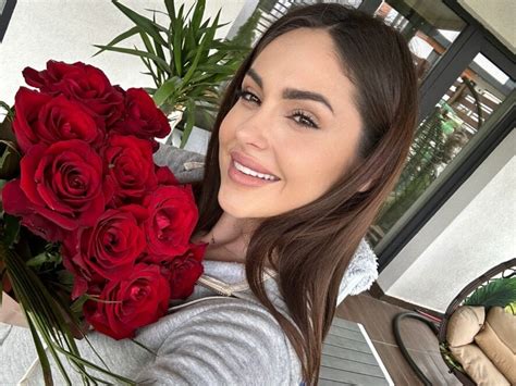 Dorisdolll Cam Model Profile Stripchat