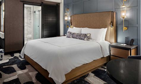 Stay Hotel Rooms In Downtown Milwaukee Trade Hotel