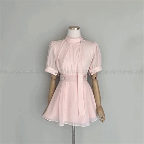 르시앙 백합 큐빅 보석 브로치 세트 리본 타이 쉬폰 시스루 블라우스 에이블리