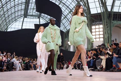 Paris Fashion Week Womenswear Fallwinter 2025 2026 Entertainment And