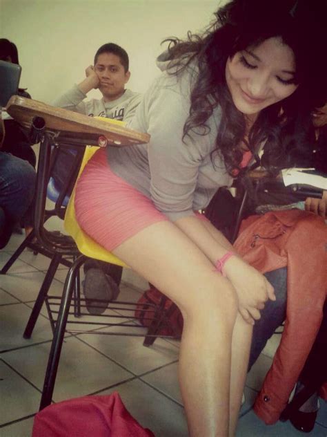 Colegialas De Secundaría Comunidad Busca Perritas