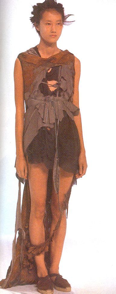 Hussein Chalayan Springsummer 2002 ” Hussein Chalayan Romanesque