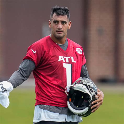 Download Marcus Mariota Atlanta Falcons Practice Wallpaper
