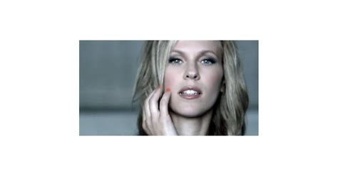 Lorie Toujours Aussi Sensuelle Voire Plus Purebreak