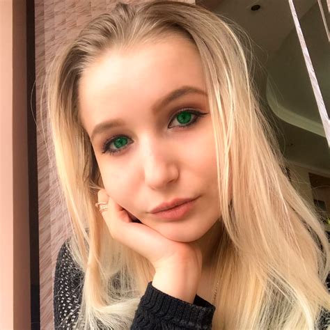 Stacy Starando Linktree