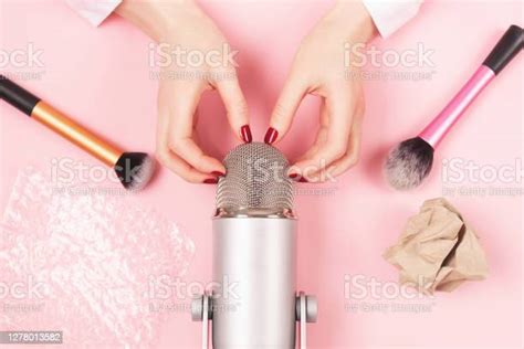 완벽한 매니큐어와 모든 종류의 도구 Asmr 트리거와 여성의 손 손톱에 대한 스톡 사진 및 기타 이미지 손톱 자율 감각