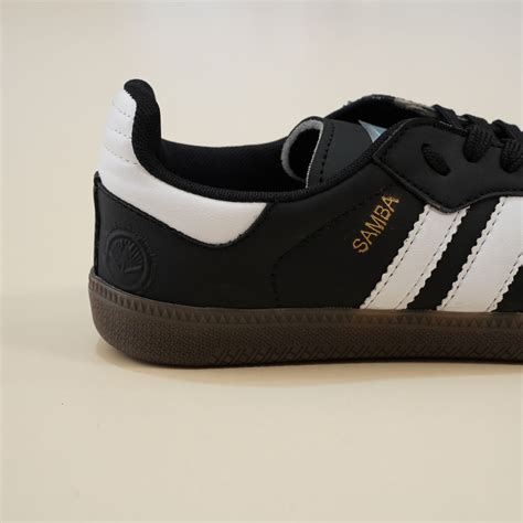 آدیداس سامبا، مشکی