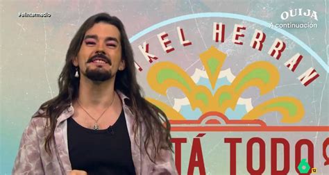 Mikel Herrán Debuta En El Intermedio Con Su Sección Está Todo Inventado