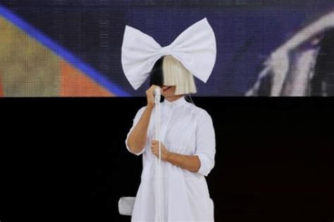 Sia Has Epic Response To Paparazzo Who Tried To Sell Her Nude Pictures