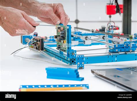 Assembling Cnc Laser Cutting Machine For Precision Medical Equipment