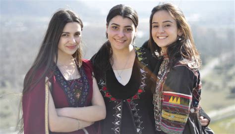 Къде ни е фолклорът Урок по родолюбие Lentata