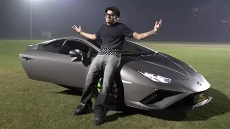 Gamer Youtuber Jonathan Brings Home His Dream Car Lamborghini Huracan