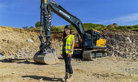 Tiktok Star The Digger Girl Backs National Apprenticeships Week