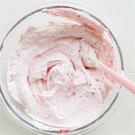 Creamy And Thick Strawberry Cheesecake Whipped Cream Low Carb Keto