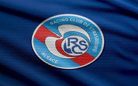 다운로드 Rc Strasbourg Alsace 패브릭 로고 4k 파란색 직물 배경 리그 1 보케 축구 Rc Strasbourg Alsace 로고 Rc