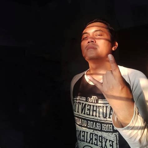 Fando Jawaicca Fandojawaicca • Threads Say More