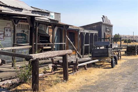 10 Ghost Towns In Oregon For A Spooky Time