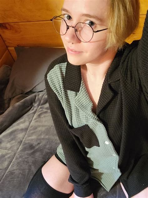Sending My Nudes To Everyone Who Likes😳 Rladyboyporn