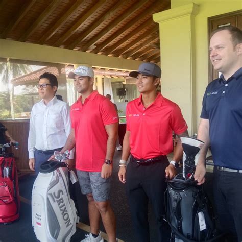 Juara Dunia Jetski Aqsa Aswar Dan Aero Aswar Bermain Golf Dilaunching