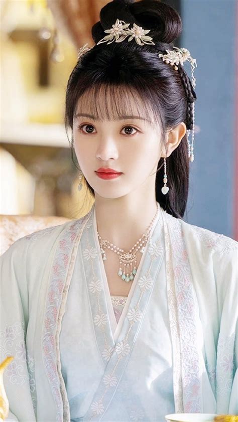 Ghim Của 🍒𝑿𝒊𝒂𝒐𝒇𝒆𝒏𝒈🍒 ️ Trên เถียนซีเวย Tianxiwei 田曦薇 Nữ Thần Diễn
