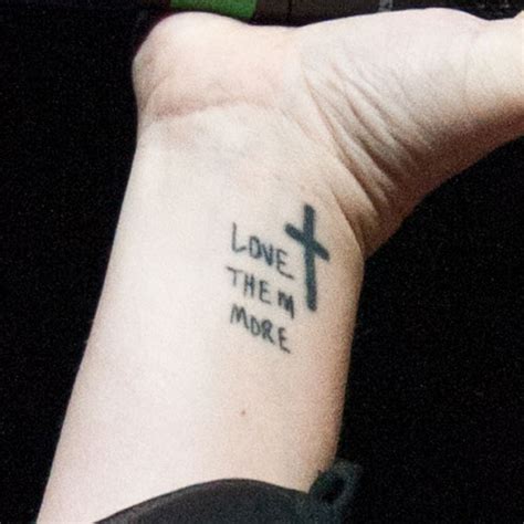 Kelly Clarksons Tattoos Heres What You Should Know About The Designs