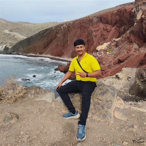 Kunal Shinde Tour Manager In India Veena World