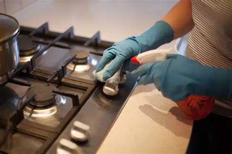 Як почистити ручки на газовій плиті від липкого жиру найпростіші способи Читайте на Ukr Net