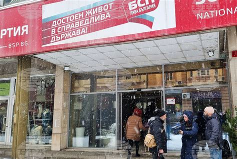 Решението на президента да сезира КС за избора на двамата конституционни съдии е правилно