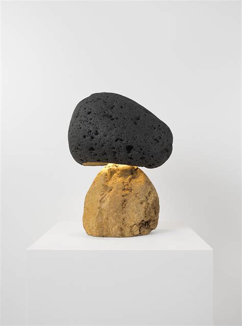 Maarten De Ceulae Y Su Nueva Colección De Lámparas Cairn En Collectible