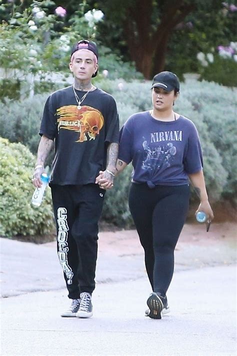 Demi Lovato Very Tight Leggings Of The Day Drunkenstepfather Com