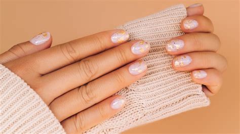 8 Diseños De Uñas Nacaradas Ideales Para Quien Busca Lucir Elegante Y