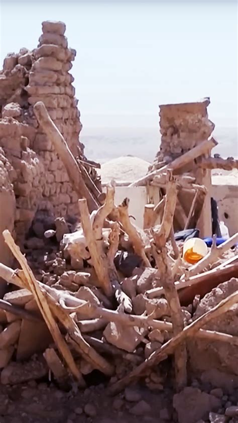 아프간 강진에 국제사회 외면‥주민들 맨손 구조 작업 오늘의 숏 Beta