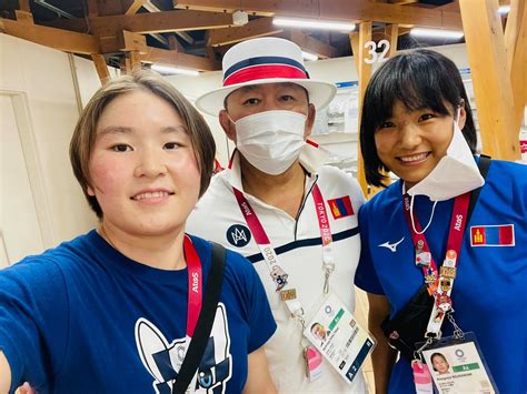 Ерөнхийлөгч асан Х Баттулга Хонгор нутгийнхаа залуу тамирчидтай Токиод “болзов”