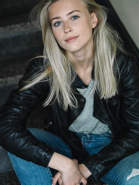 Jeanne Goursaud Fiche Artiste Artiste Interprète