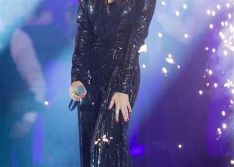 هن بشعر ملون نانسي عجرم تشارك جمهورها بصورة مع بناتها