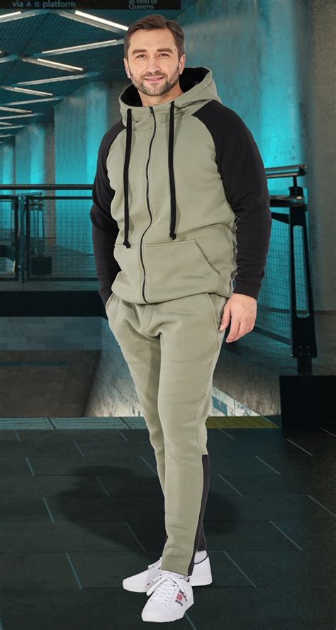 Чоловічі спортивні костюми Чоловічий одяг Модная мужская одежда от