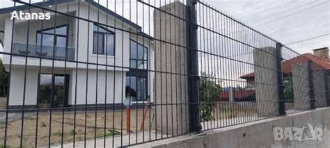 Оградни пана с ПВЦ покритие Колове Врати Портали Декоративна оградна мрежа Жив плет в