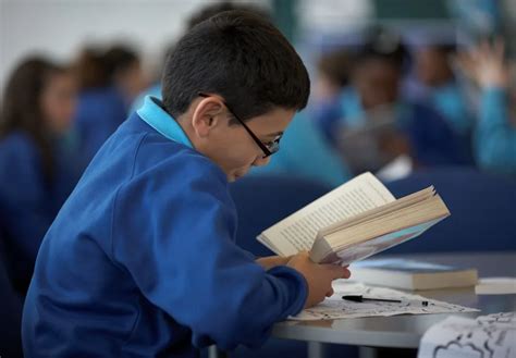 Boost Reading In Schools With The Winter Mini Challenge The Reading Agency