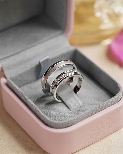 Inspirasi Model Cincin Kawin Emas Terbaru Pilihan Kece Buat Diamondlovers Diamond And Co