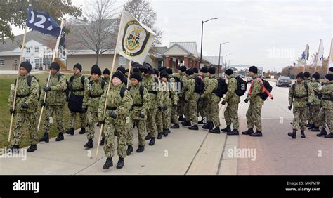 171114 N Ik959 762 Great Lakes Ill Nov 14 2017 Recruits March